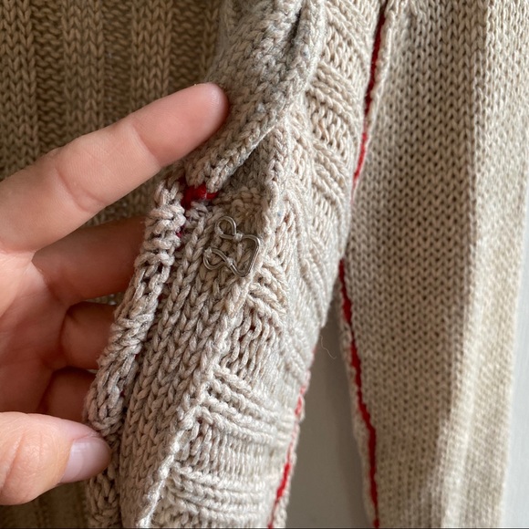 BKE | Sweaters | Buckle Bke Sweater With Red Trim | Poshmark